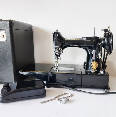 RARE Singer Featherweight 222K Sewing Machine – Tested, Clean, w/ Case ...