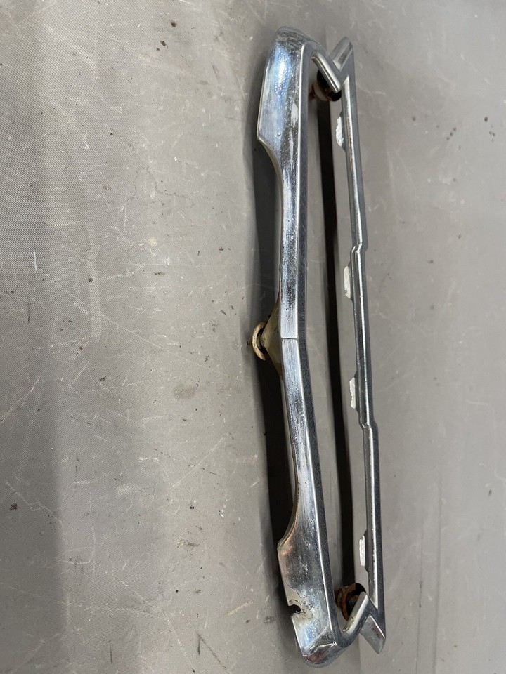 1956 1957 1958 Chevy BelAir 150 210 Trunk Emblem Trim Crest 6 Cylinder ...