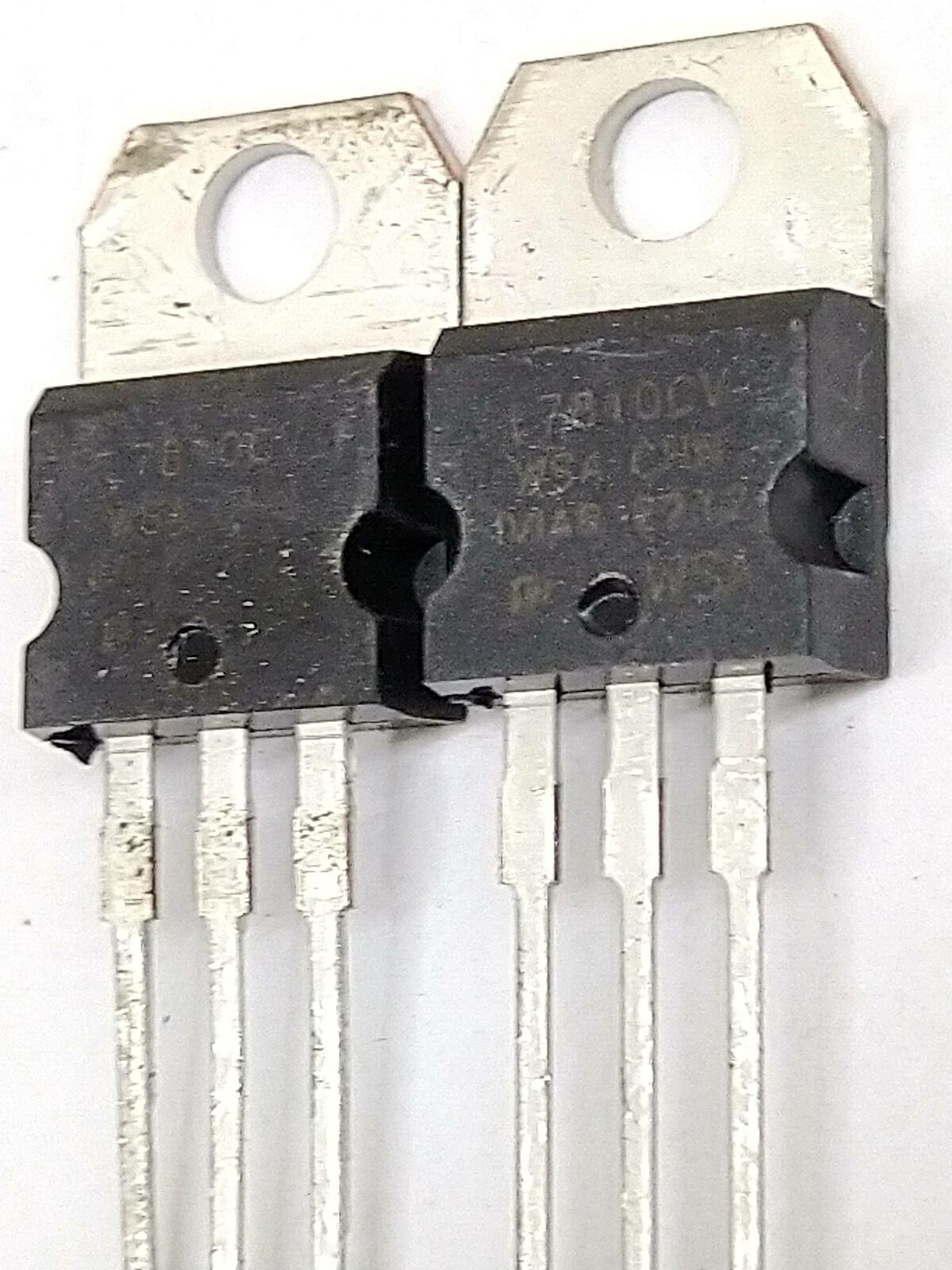 LM7810 L7810CV L7810 TO-220 Voltage Regulator 10V 1.5A Linear Positive ...