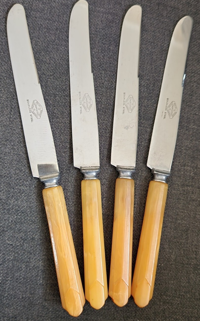 4 Vtg SS Dinner Butter Knives Butterscotch Bakelite ROYAL BRAND CUTLERY ...