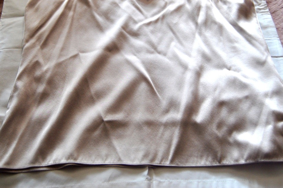 ST. JOHN Couture Silk Embroiled Flowers Spaghetti Strap Top size M $325 ...