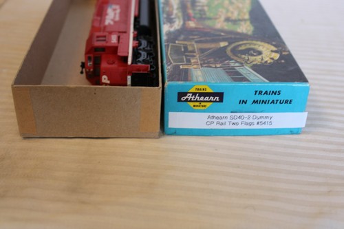 HO Scale Athearn, SD40-2 Diesel Locomotive, DUMMY, CP Rail Two Flags ...