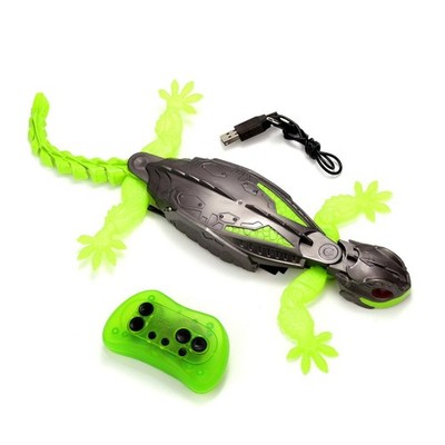 Wall Crawler Gecko - Remote Control Lizard with LED Eyes Climbs Walls ...