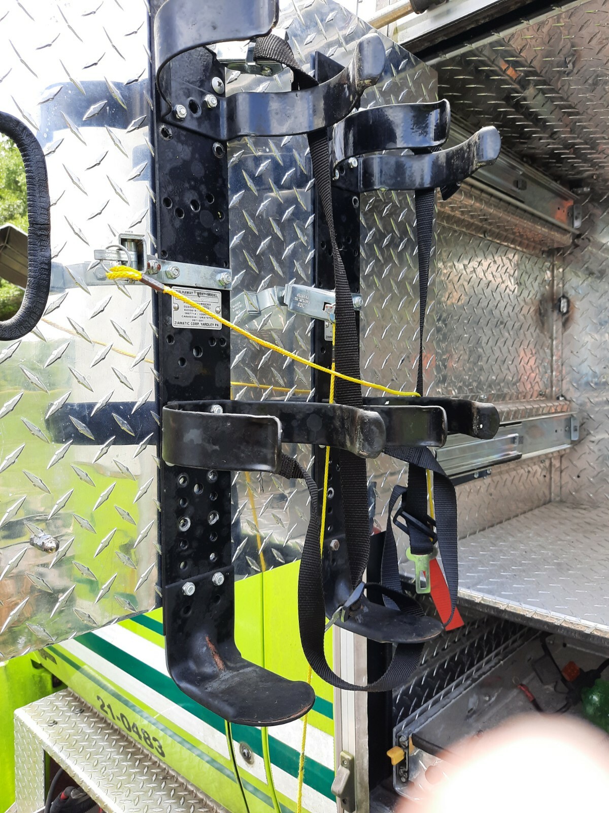 KD UN-6-SF Ziamatic SCBA Bracket - Scott Pak Holder - USED - TESTED | eBay