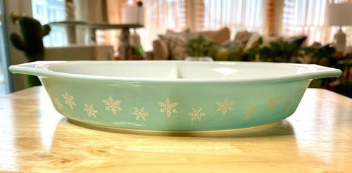 Vintage 1960s Pyrex Blue White Snowflake Divided Casserole Dish 1.5 ...