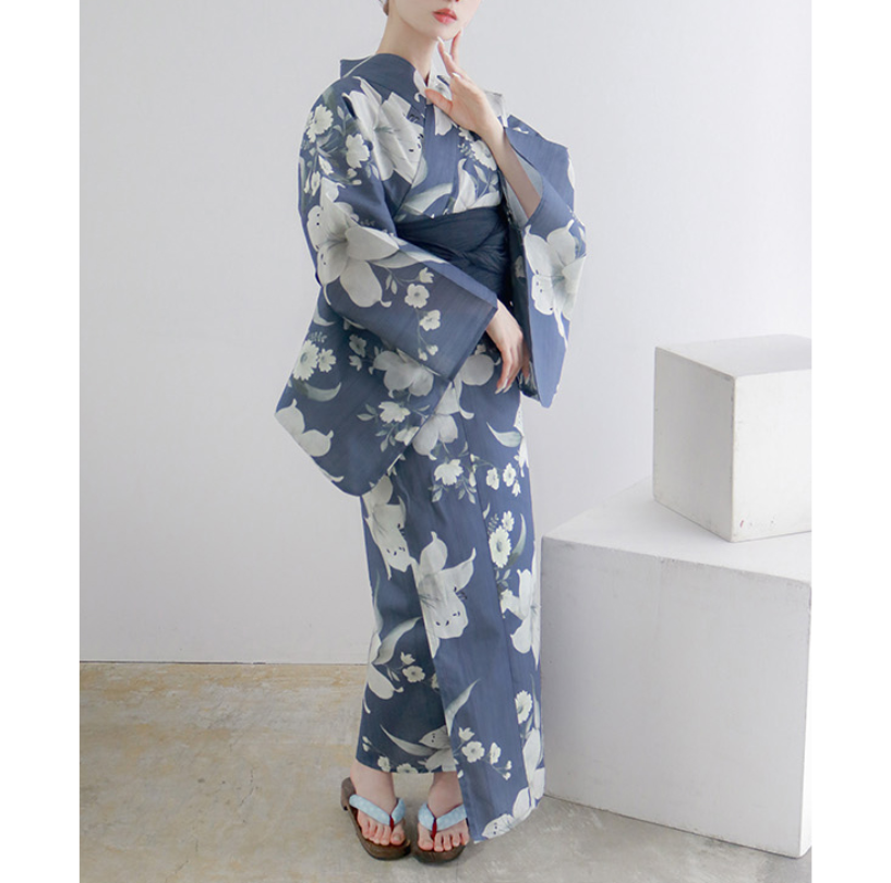 Yukata Summer kimono Separated type 4-piece set Lilies Flowers Light ...