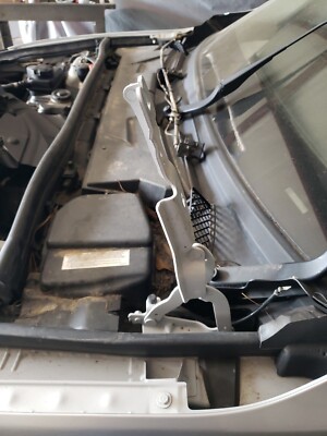 2013 - 2015 BMW X1 E84 FRONT Left SIDE HOOD BONNET HINGE OEM Original ...