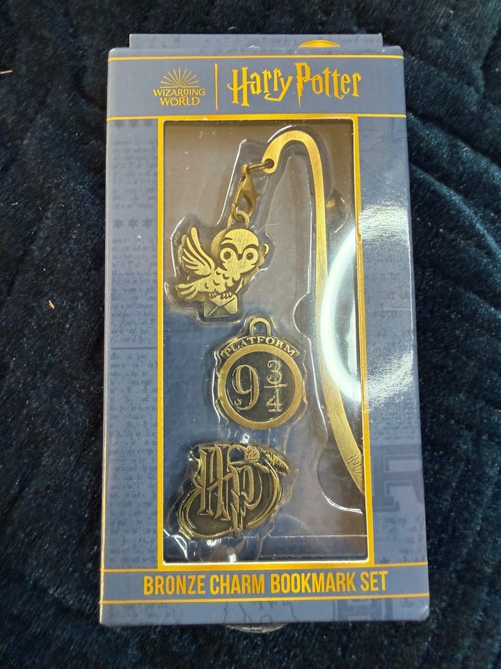Wizarding World Harry Potter Barnes & Noble US Bronze Charm Bookmark ...