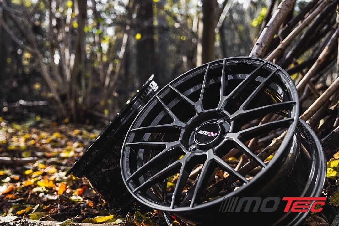 19 Zoll Motec MCR3 Hyper Mesh Felgen 5x112 Grau für S3 RS3 GTI Cupra ...