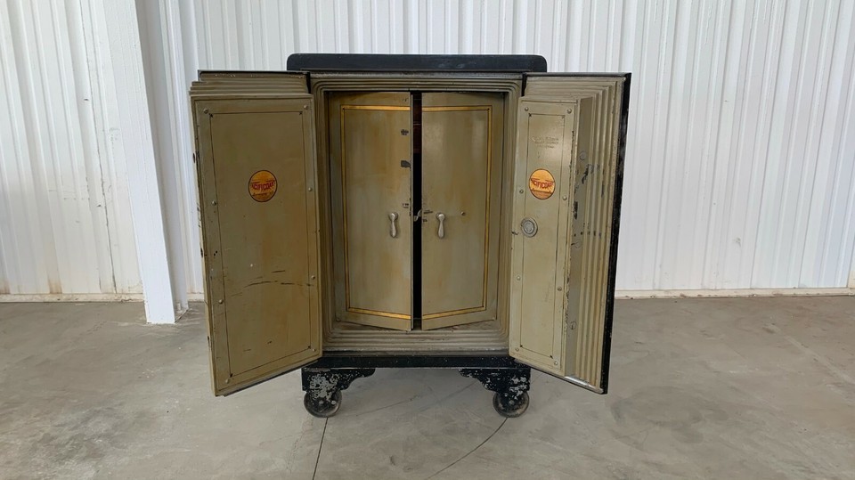 ANTIQUE SAFE — RELIABLE SAFE COMPANY / 100+ YEARS OLD / WORKS GREAT ...