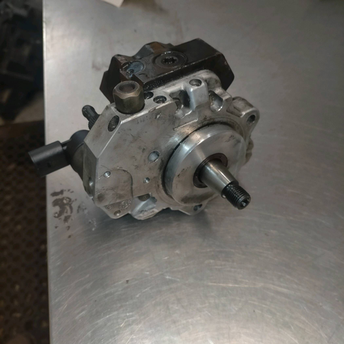 pompe injection diesel pour BMW 13518511824 SERIE 5 (E60 E61) 3d Ber ...