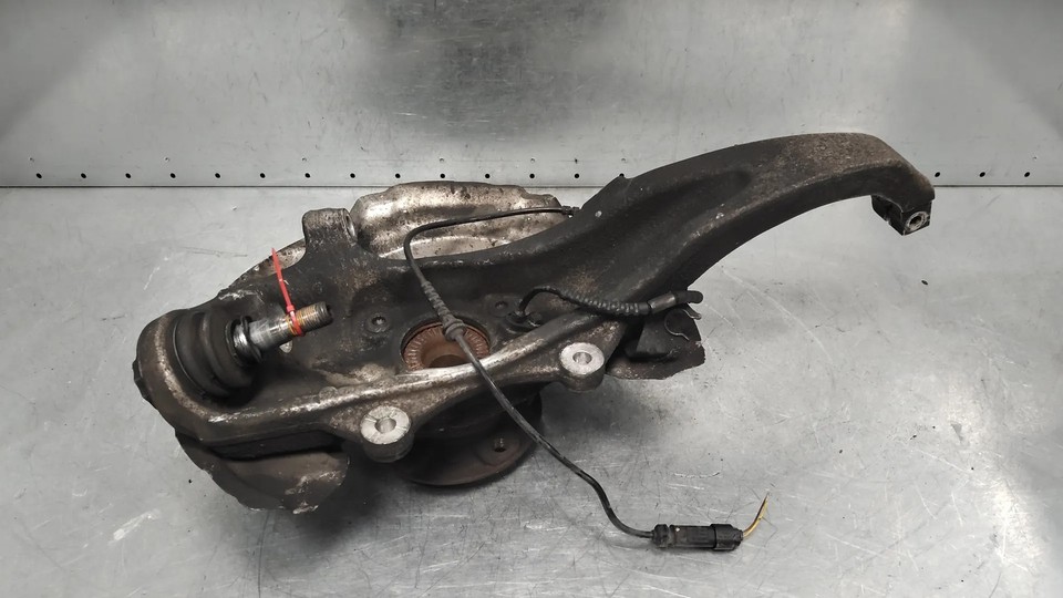 STUB AXLE RIGHT FRONT BMW 7 serie (F01/02/03/04) 2009 31216777750 / ...