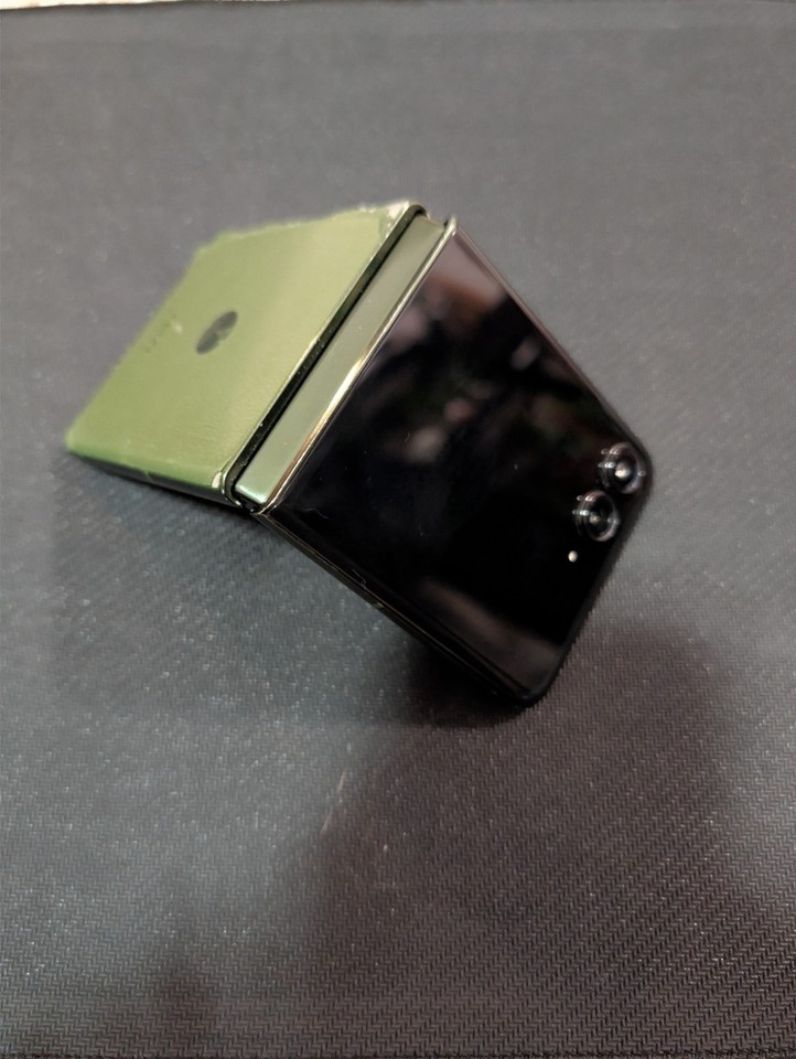 Motorola Razr + 2024 Spring Green 256gb Unlocked used | eBay