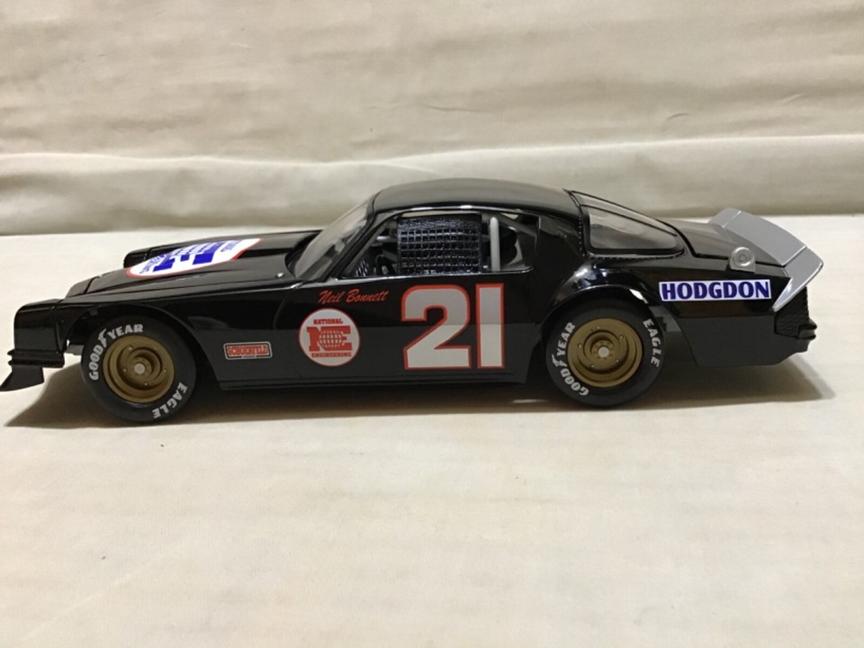 BONNETT NEIL #21 HODGDON 1981 1/24 CHEVROLET CAMARO XTREME STOCK CAR ...