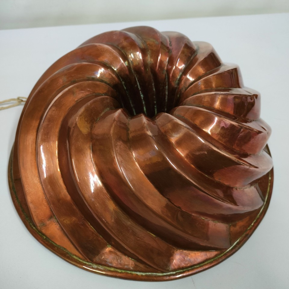 Vintage Large Copper Bundt Tin Jelly Pudding Mold with Wall Hanging ...