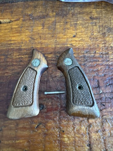 Factory Smith & Wesson Magna Grips For J Frame Square Butt Models. (301 ...