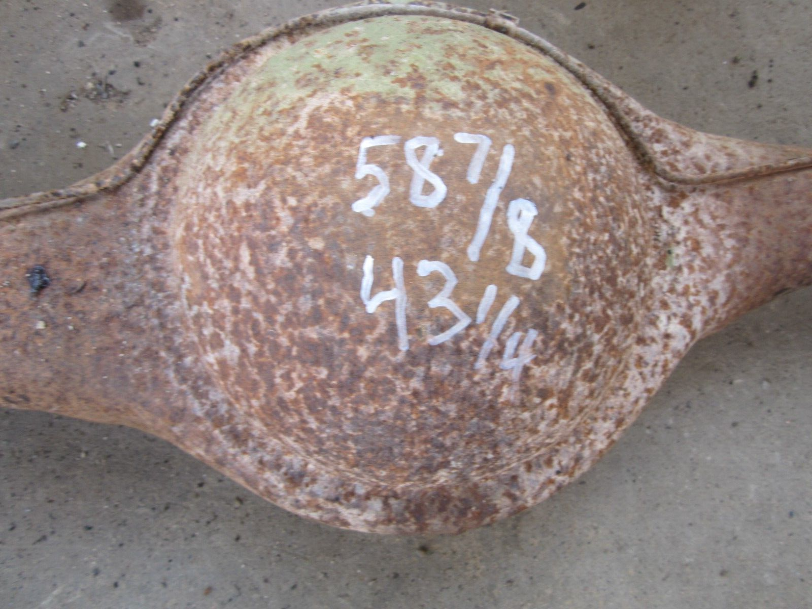 69 70 71 DODGE SWEPTLINE TRUCK 8 3/4 AXLE HOUSING 58 7/8 43 1/4 SPRING ...
