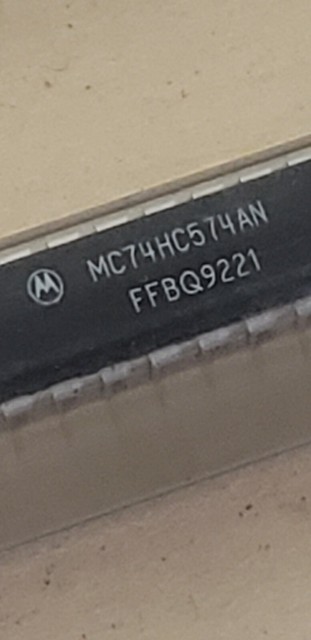 MC74HC574AN Motorola Octal D Flip-Flop TTL IC Plastic 74HC574 74574 ...
