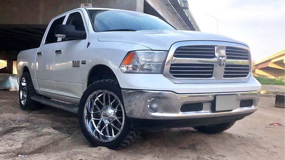 20x9" Moto Metal Wheels MO986 Siege Chrome Off-Road Rims (4 pcs) | eBay