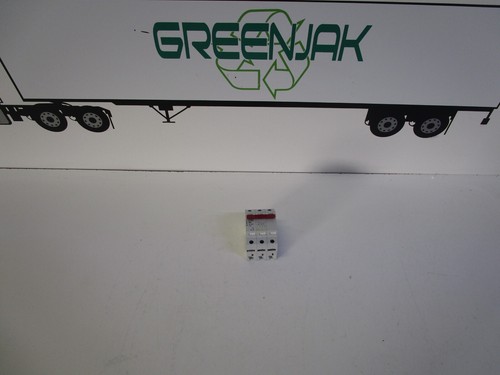 USED!!! FAZ G4A 3 POLE CIRCUIT BREAKER 4 AMP 220/380 VAC FREE SHIPPING ...