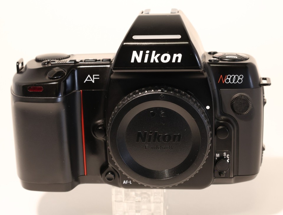Nikon N8008 camera with AF Nikkor 24-120mm f3.5-5.6D lens. Excellent ...