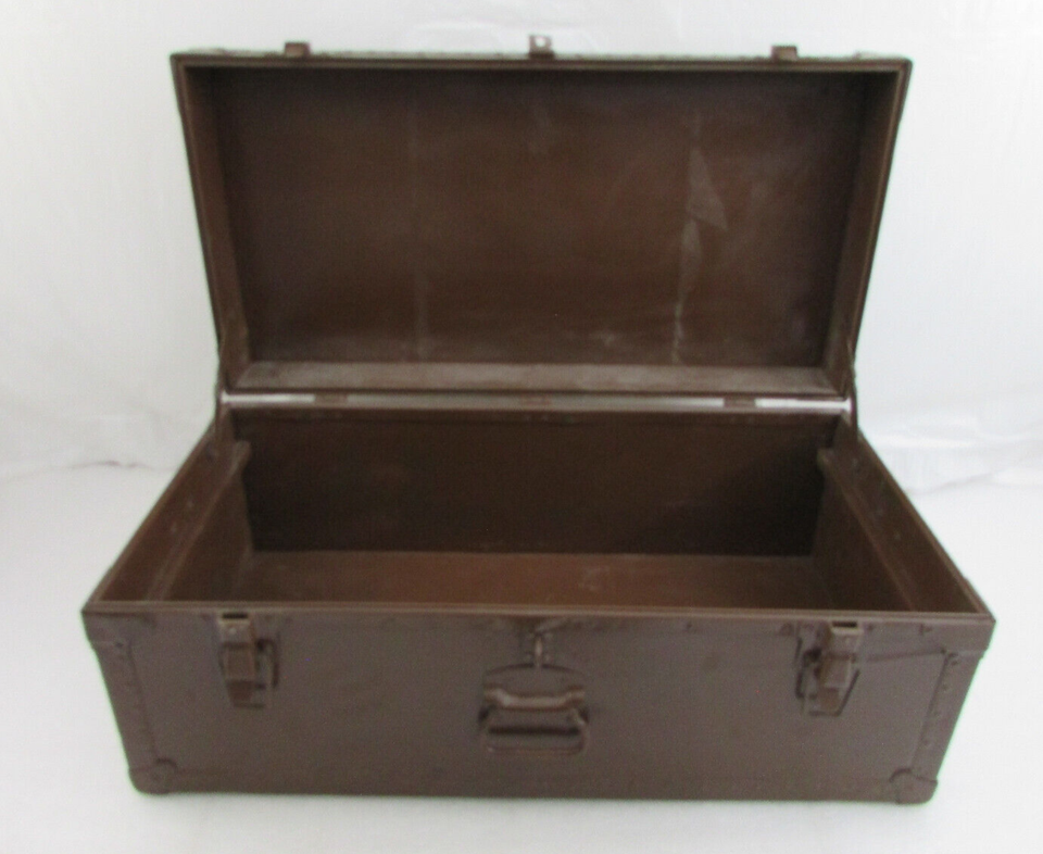 Vintage WWII Era Military Army Foot Locker Trunk w/tray Para Equipment ...