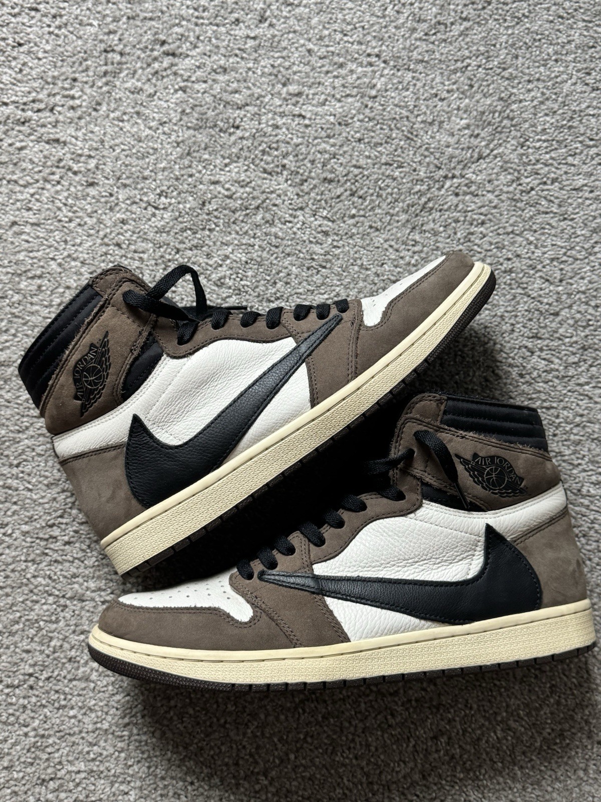 Travis Scott Air Jordan 1 High Mocha Size 11 - Gem