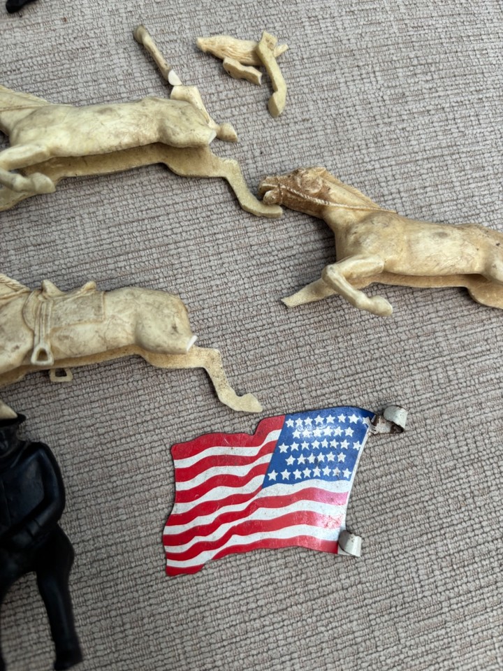 1950s Marx Fort Apache, cowboy cavalry parts tin flag , rubber figures ...