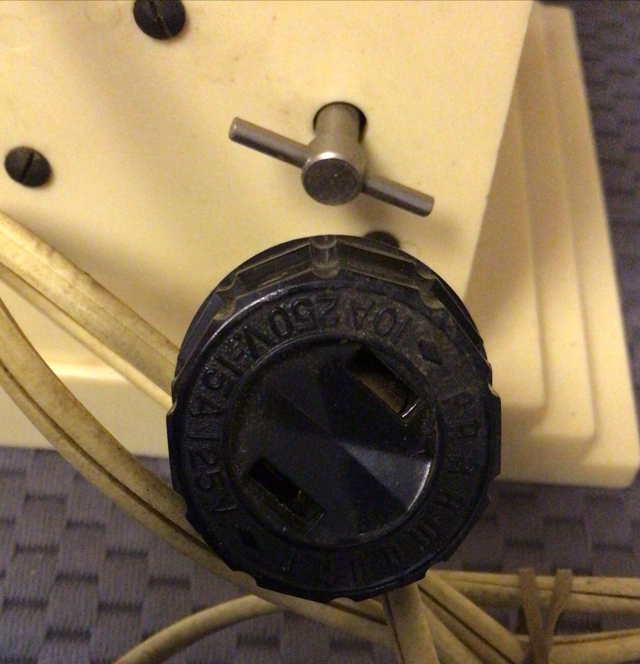 Vtg RAYLITE ELECTRICAL Christmas Plastic Lighted Musical Box Silent ...