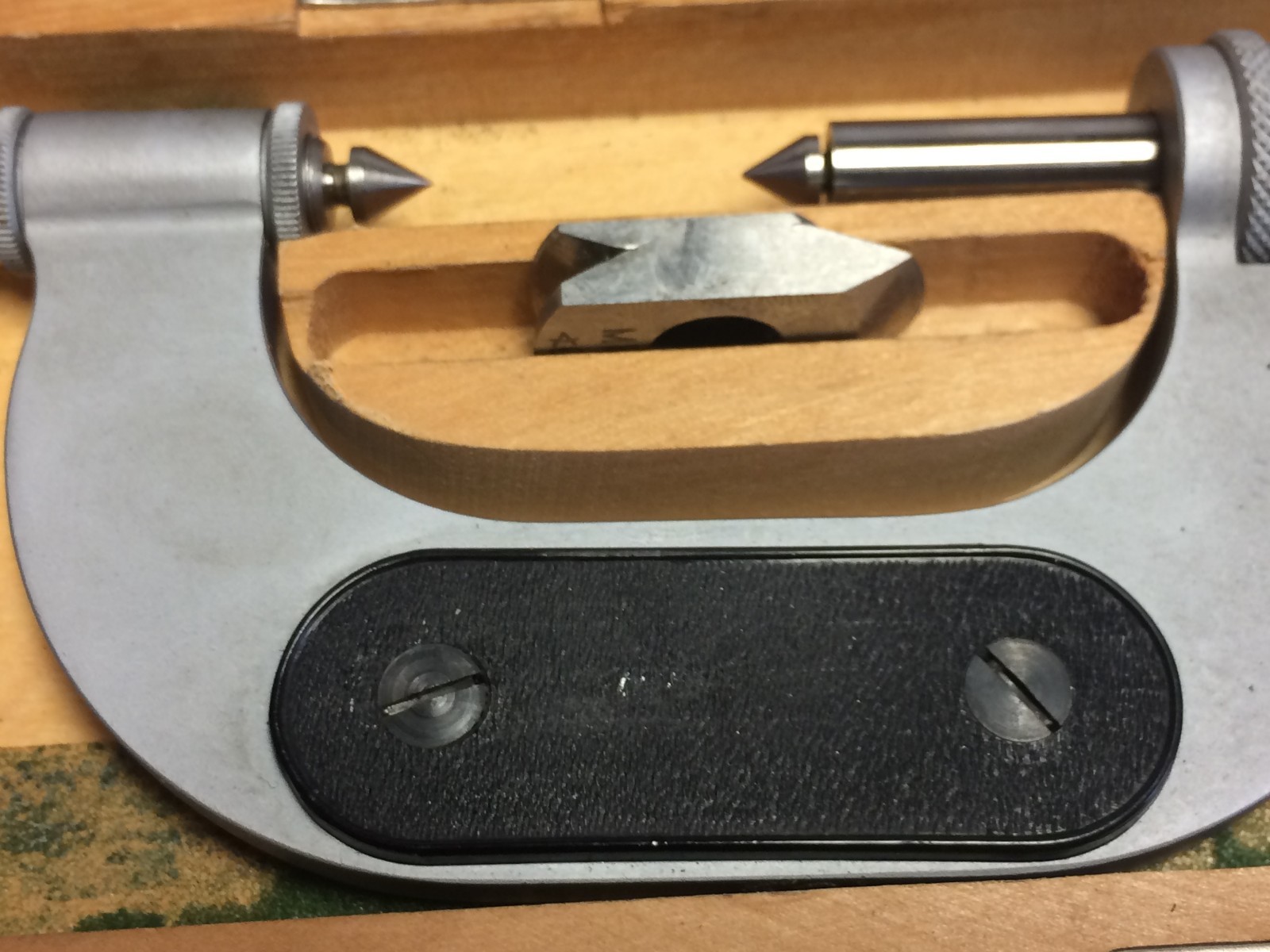 NICE POLAND 25 - 50MM METRIC THREAD PITCH MICROMETER .01MM | eBay