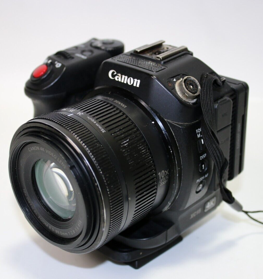 Canon XC15 4K Camcorder w/Canon MA-400 Mic Adapter - READ ...