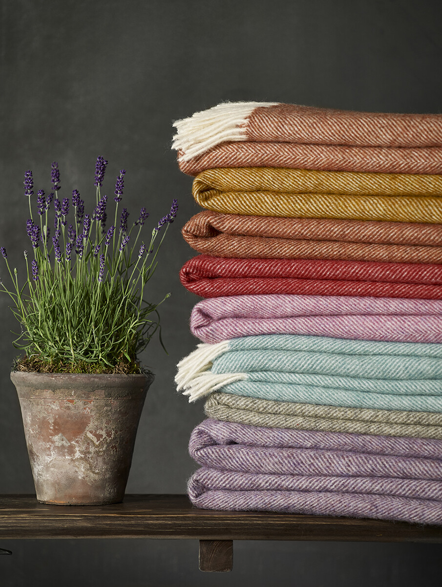 Shetland Lambswool Throw Blanket in Lavender Purple Herringbone ...