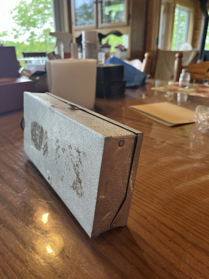 Vintage Umco Two Sided Tackle Box 10-1F1 With Old Tackle In It 9.25 X4 ...