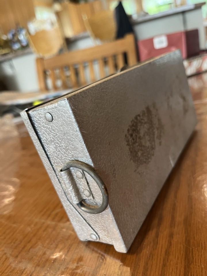 Vintage Umco Two Sided Tackle Box 10-1F1 With Old Tackle In It 9.25 X4 ...