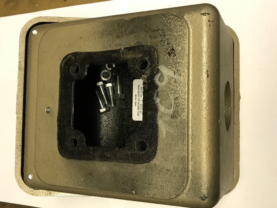 Baldor Cast Iron Electric Motor Terminal Conduit Box W/Cover for 284 ...