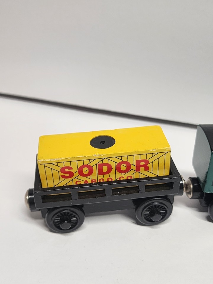Thomas & Friends Wooden Railway Peter Sam + Cargo Car | eBay