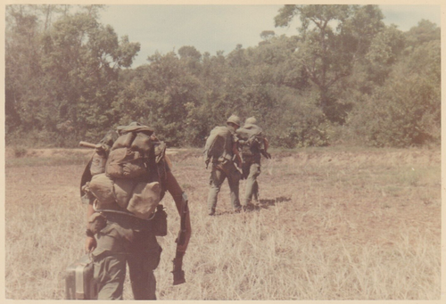 Vietnam PHOTO- Army GI w/176TH ASSAULT HELICOPTER CO at CHU LAI - I ...