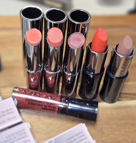 Mary Kay Bundle X 6 Lipsticks, Lip Glosses See Pictures For Shades All ...