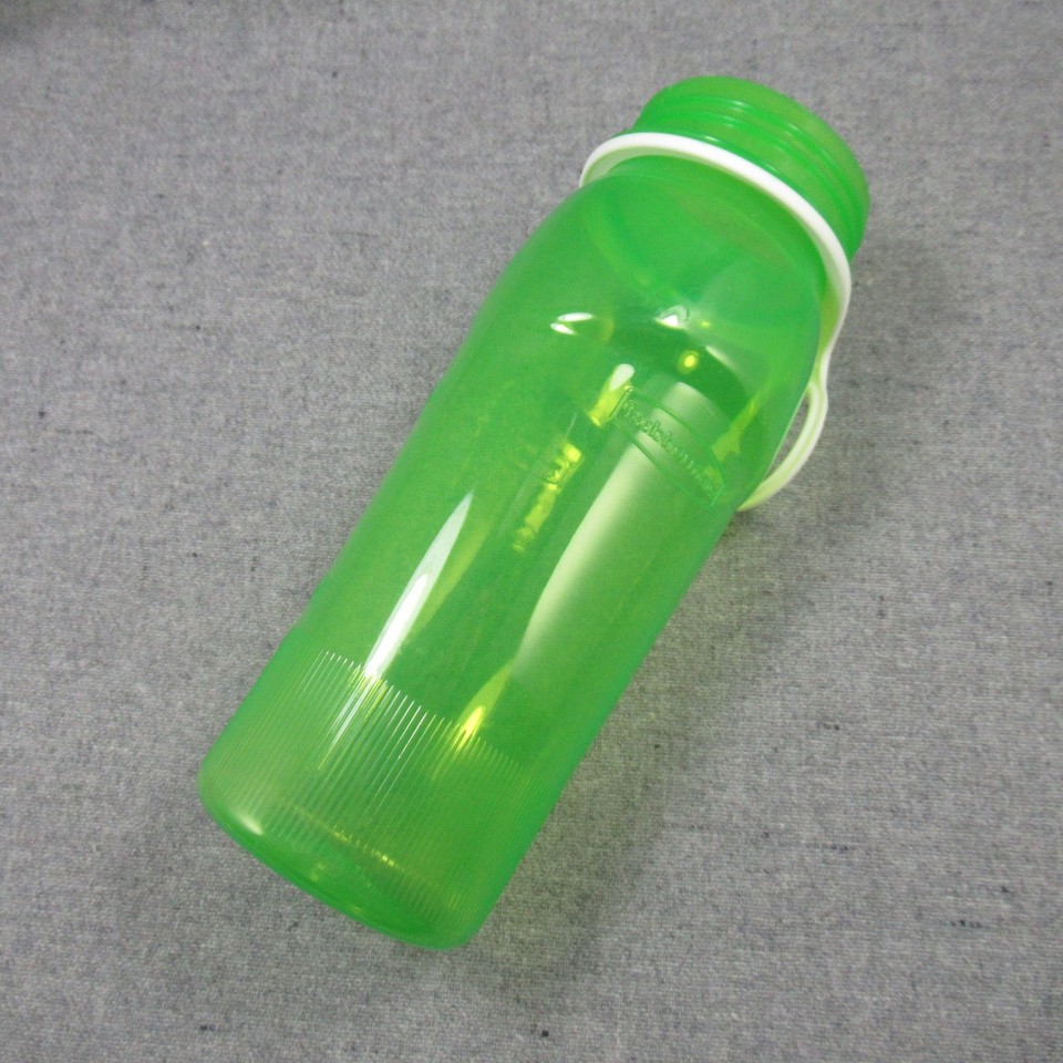 Rubbermaid 20 oz Plastic Water Bottle 7M22 Chug Flip Top Lid Green ...