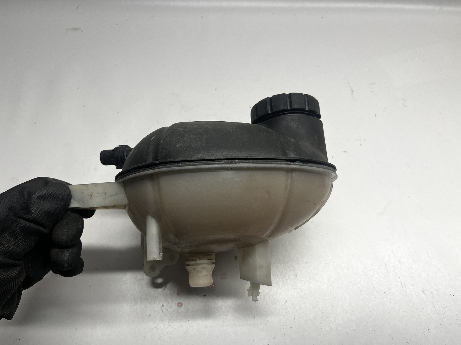 2016 MERCEDES-BENZ C W205 C 250 Expansion Tank A2055000049 | eBay