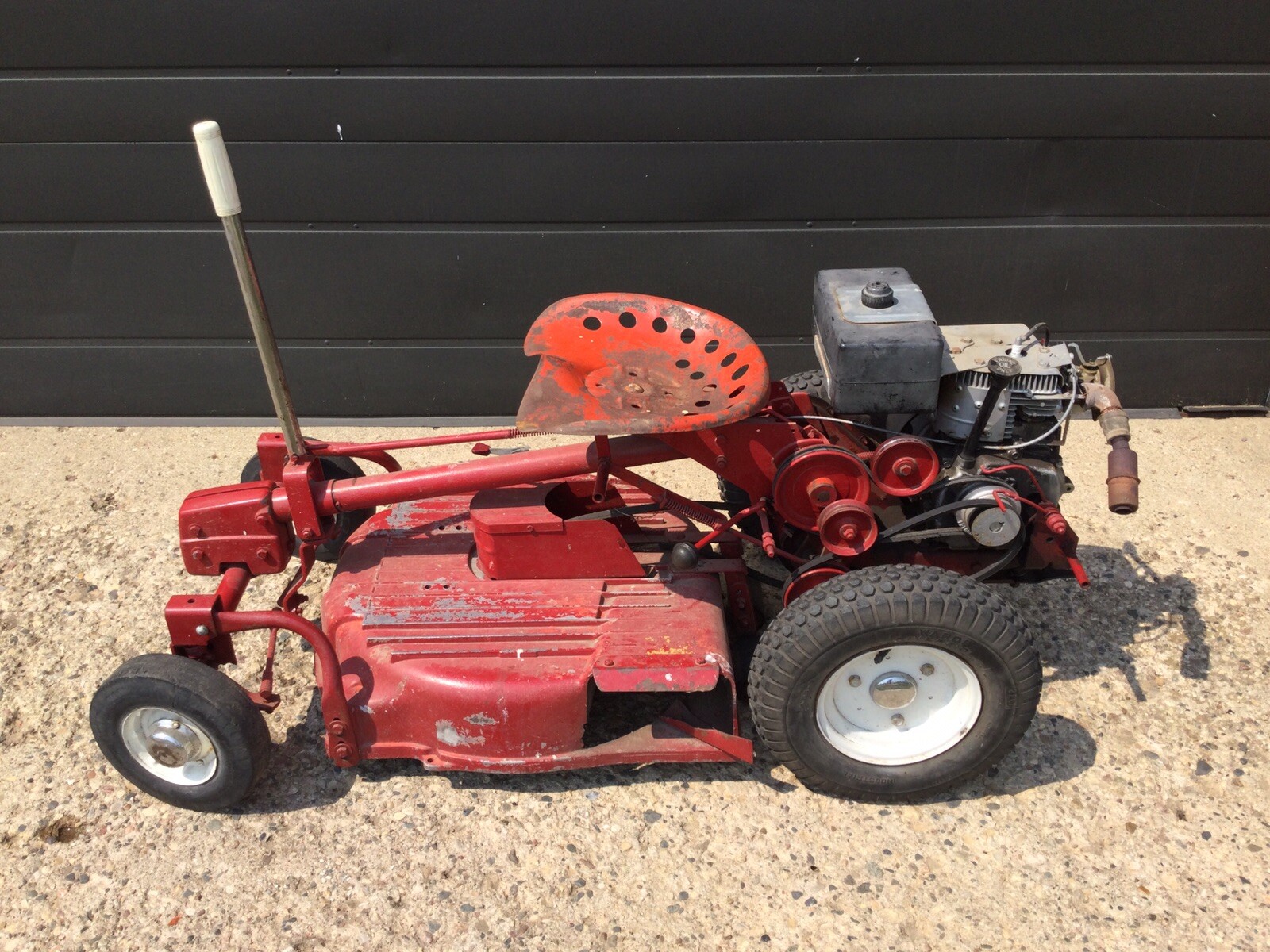 Vintage Montgomery Ward Garden Mark Lawn-Trac Riding Mower Briggs ...