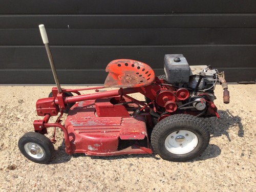 Vintage Montgomery Ward Garden Mark Lawn-Trac Riding Mower Briggs ...
