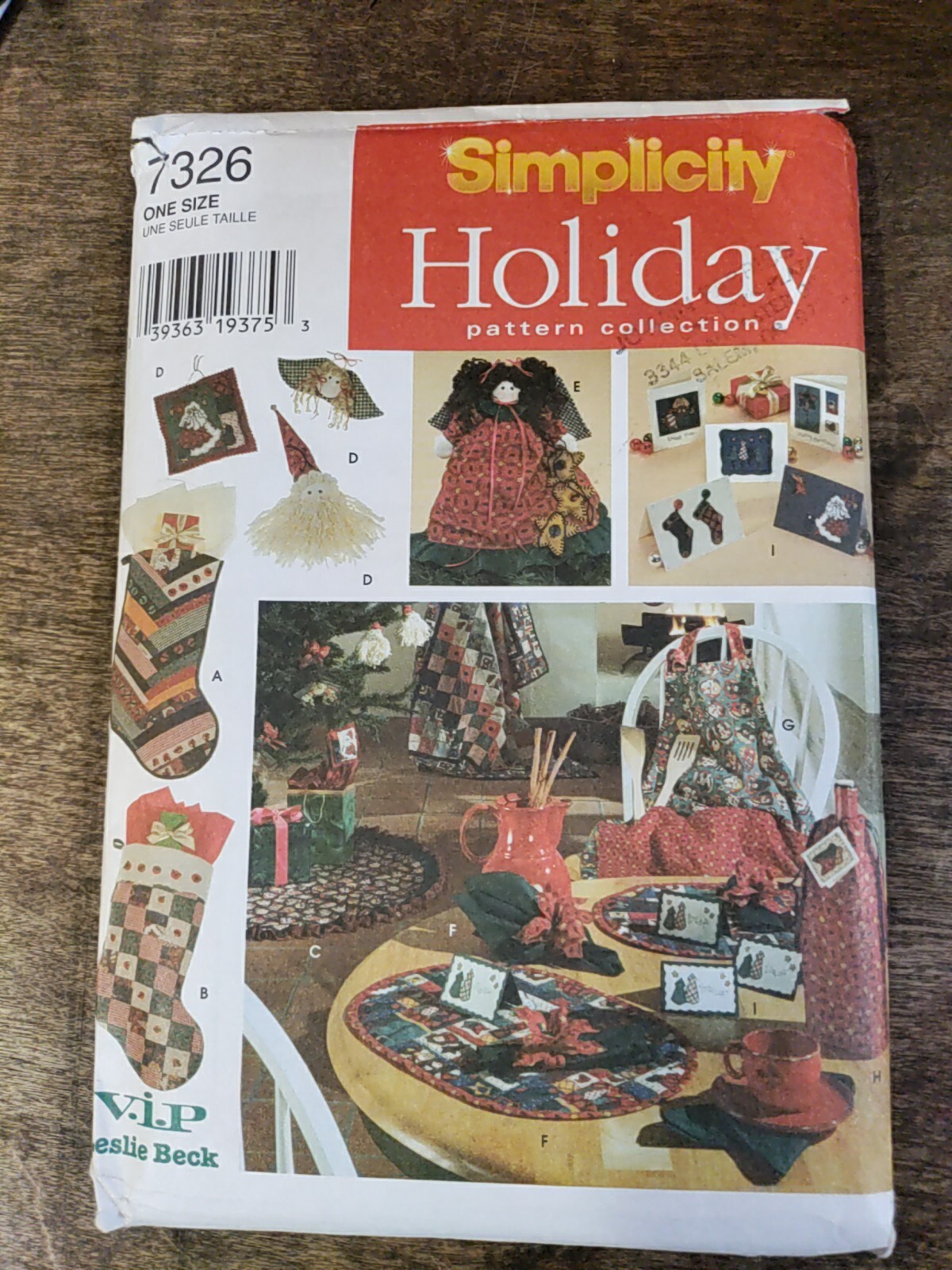 Simplicity Holiday Sewing Pattern #7326 Christmas Stocking Tree Skirt ...