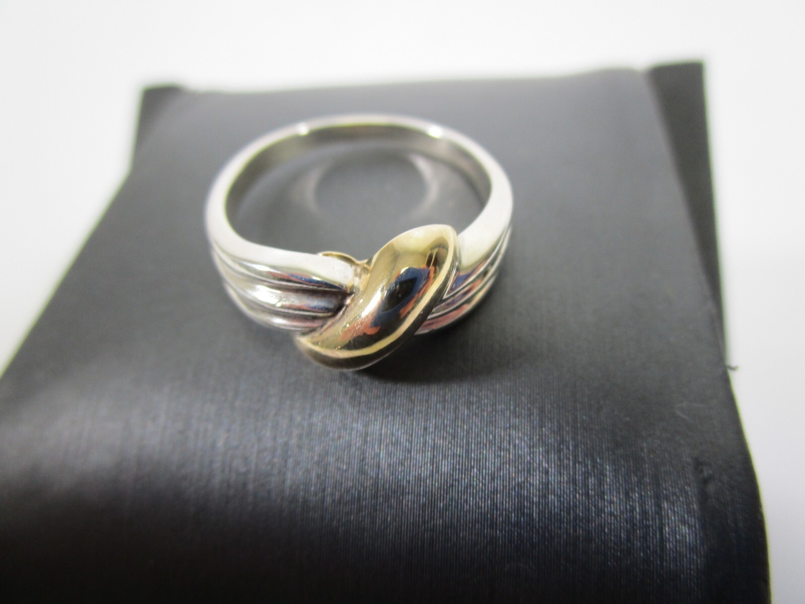 PRECIOUS PRECIOUS CROSSOVER RING STERLING SILVER .925… - Gem