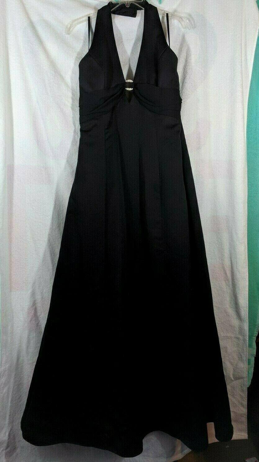 Urban Girl Nites Sexy Plunge Black Prom Dress with Cr… - Gem