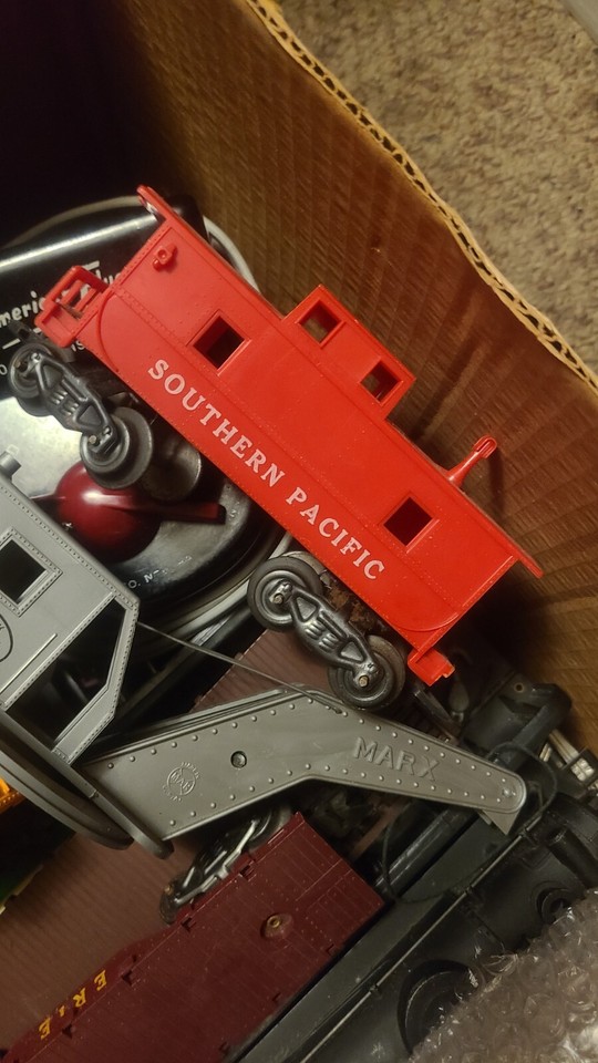 Vintage MARX Mar lines 666 train engine cars lot flyer transformer ...