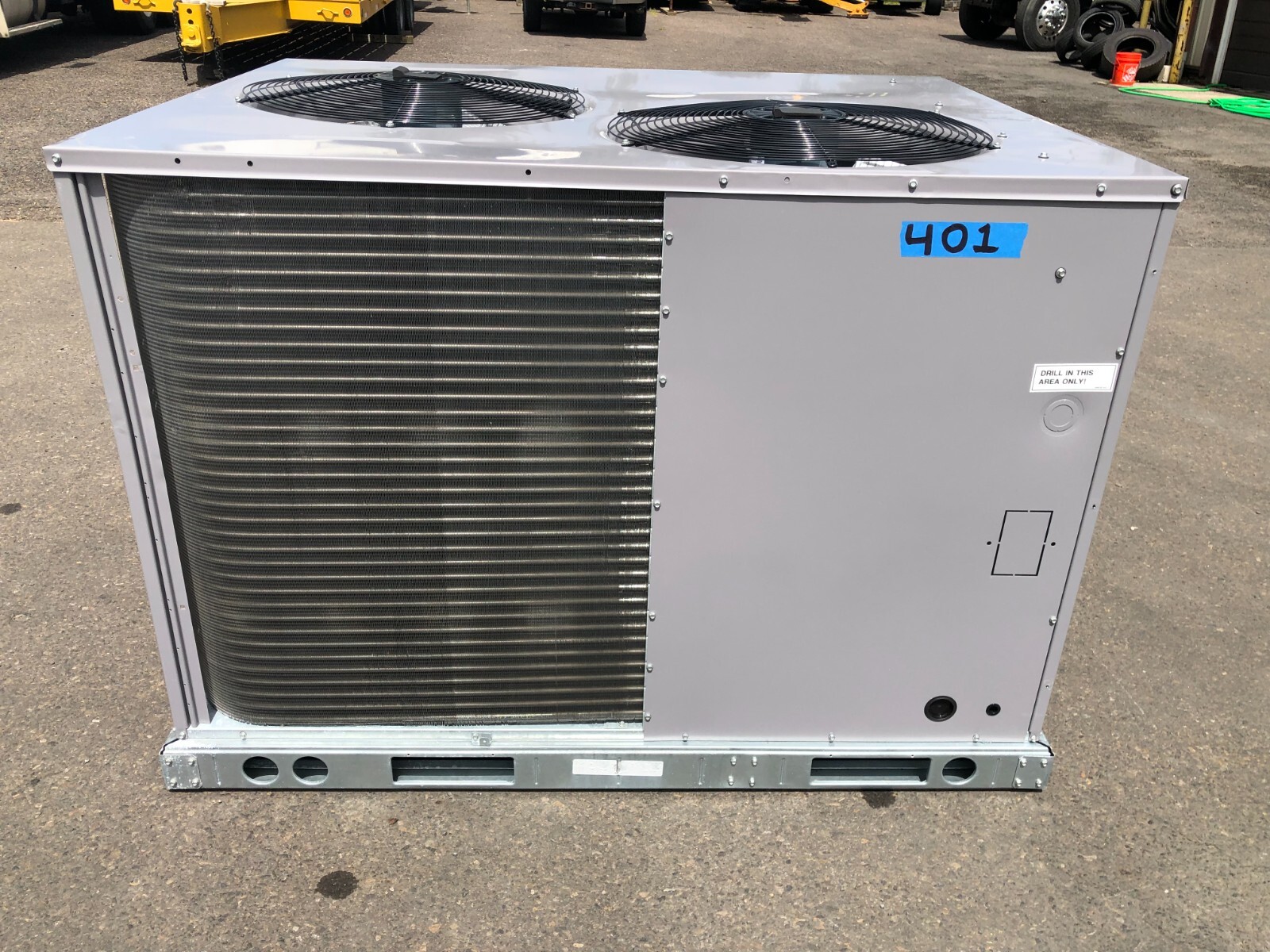 Carrier 7.5 Ton A/C-Only Rooftop Condensing Unit - 38AUZA08A0A6A0A0A0 ...