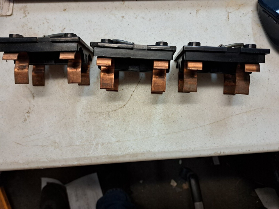 1-GENERAL SWITCH 60 AMP 240 FUSE PULL OUT VERTICAL SLOT SIDE NOTCHES ...