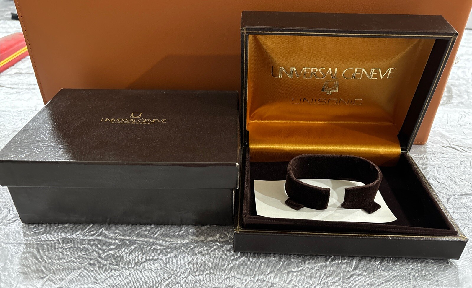Vintage Universal Geneve Unisonic Watch Box - Gem