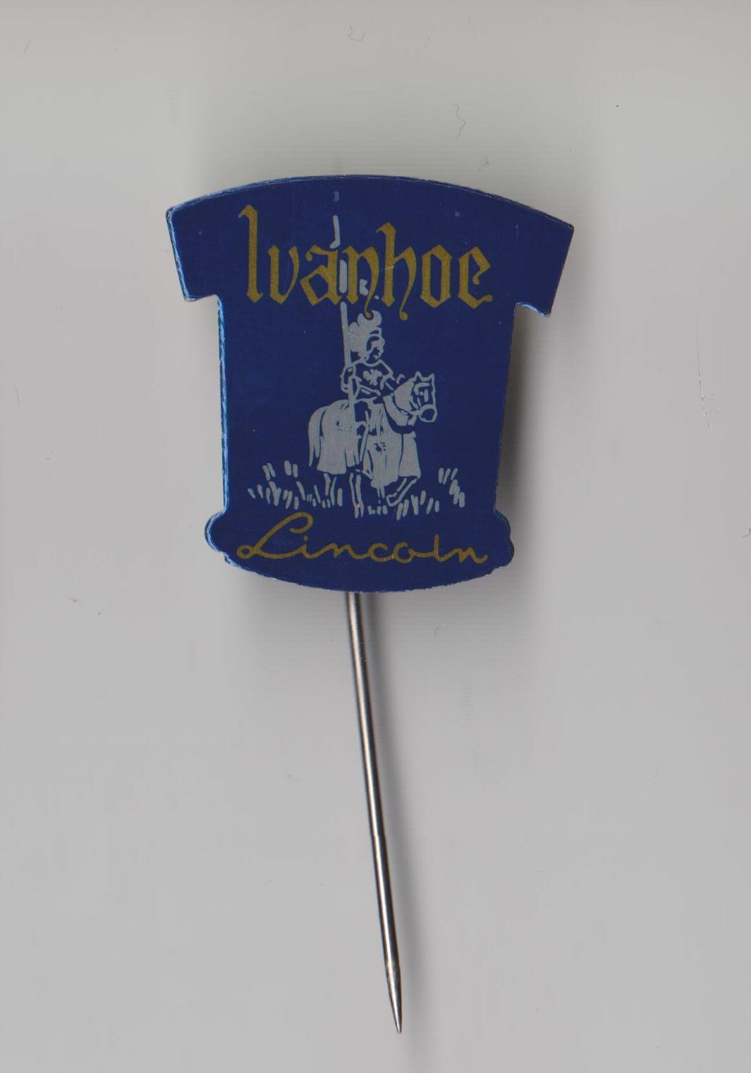 Vintage metal IVANHOE pin badges 1960s Television Serie Film Movie Book ...